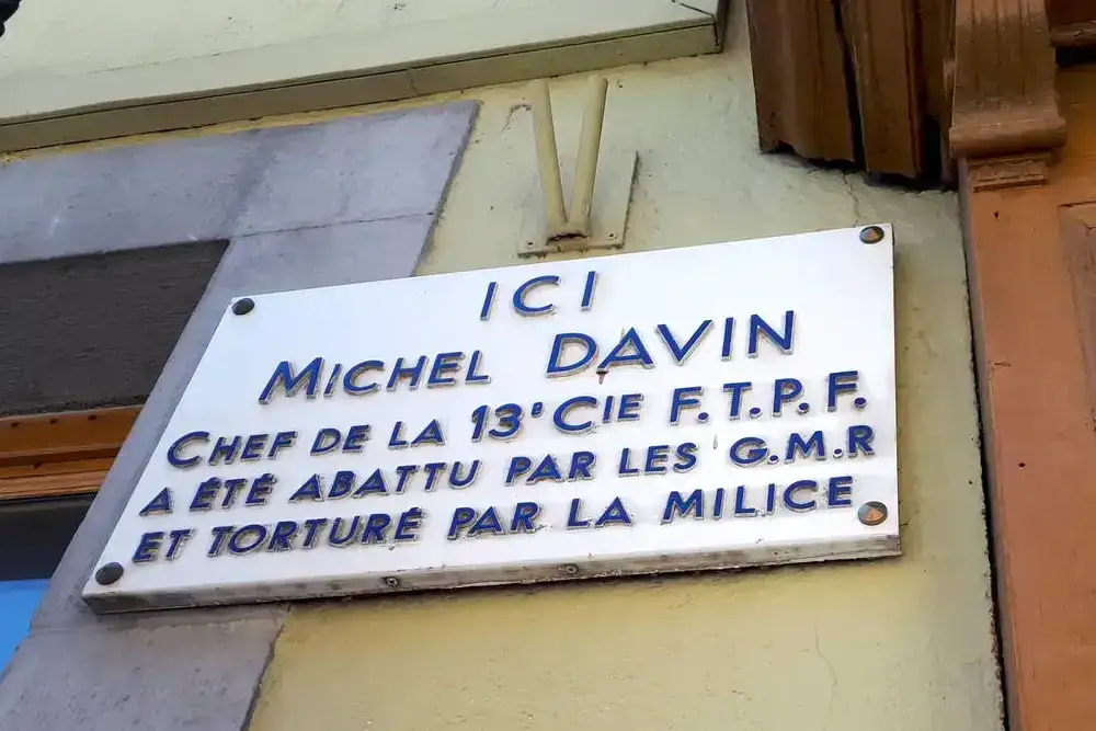 Bonneville — Plaque commémorative Michel Davin (Le Souvenir Français 74)