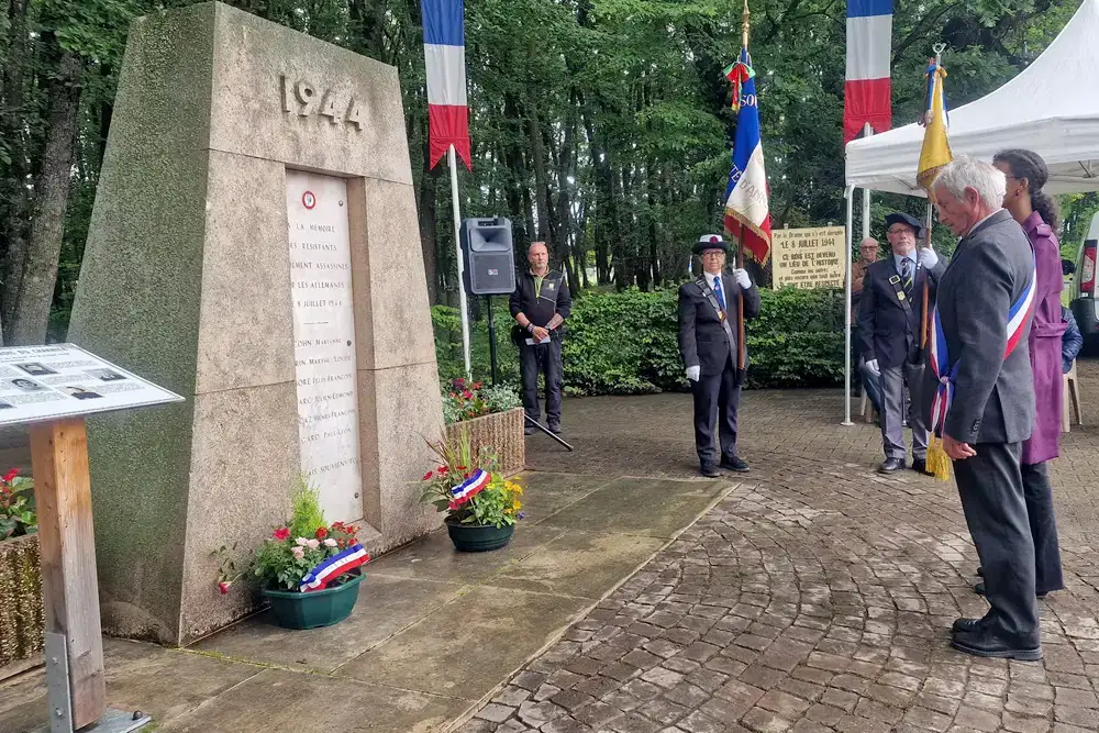 Cérémonie de la Résistance au monument du Charnier de Ville-la-Grand ...